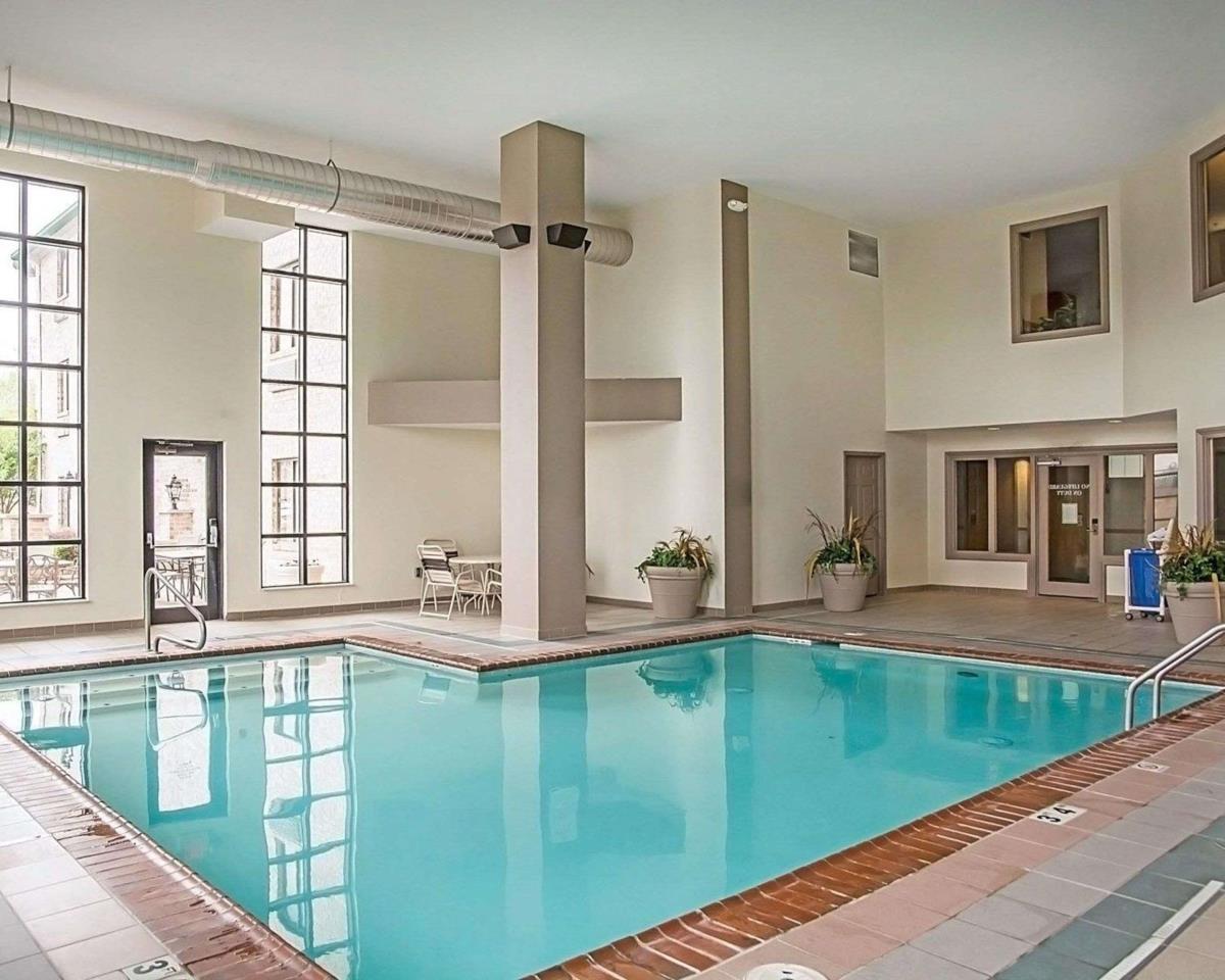 Quality Inn & Suites Cincinnati I-275 | Hotels